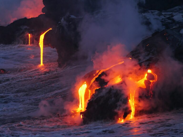 The Volcanic Birth of Paradise: How Hawaii's Islands Formed - Hawaii Awaits